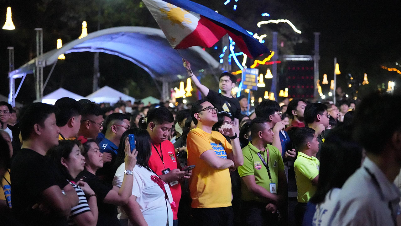 People Power 40 concert gathers 20,000 for high-energy EDSA ...